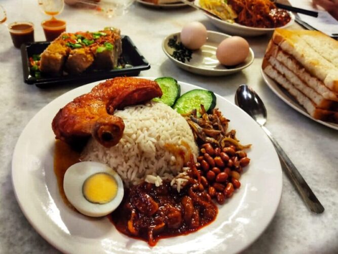 Ho Kow Hainan Kopitiam: A Taste of Local KL Breakfast - MyTravelBuzzg